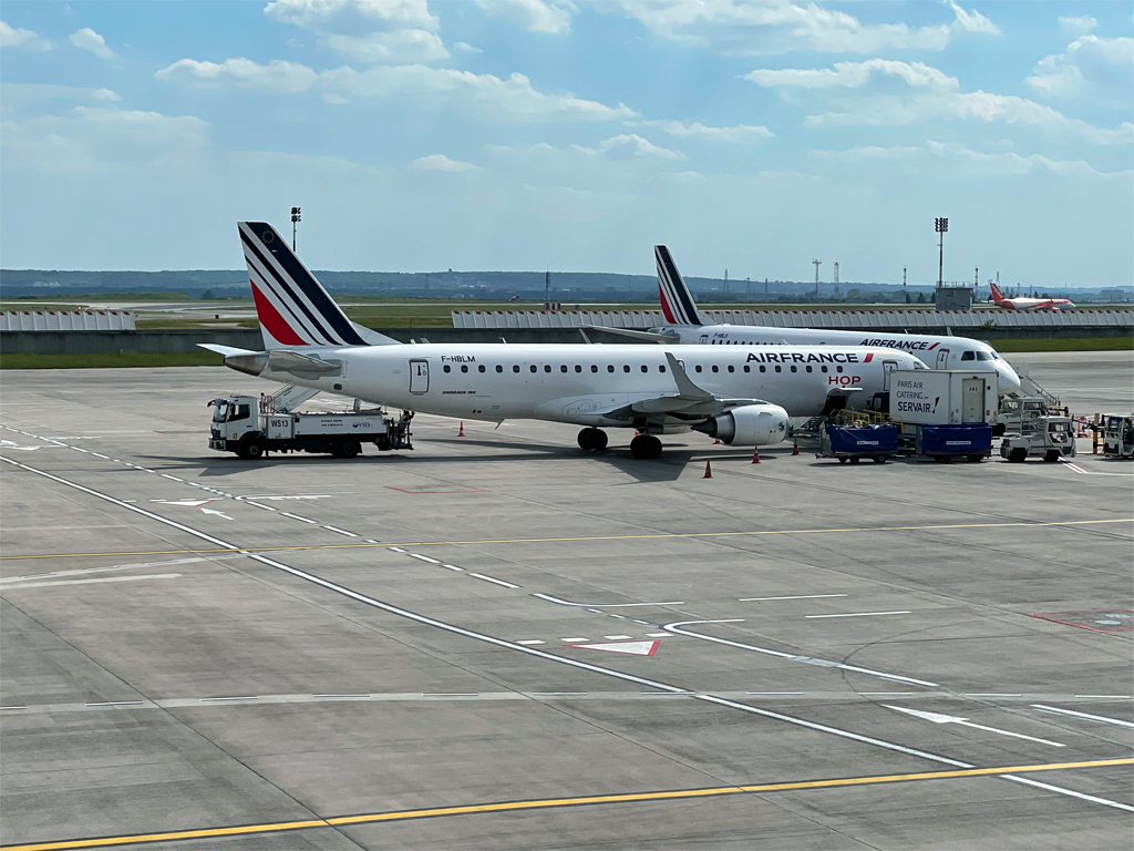 Review: Air France/HOP Embraer 190 Economy Class Paris CDG nach ...