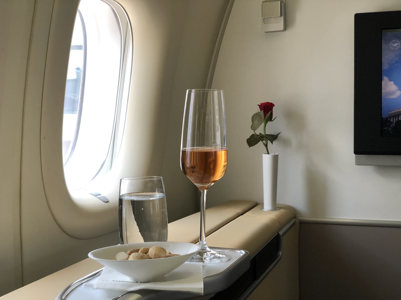 Das sind die Lufthansa First Class Strecken im Winter 2022/2023 - Frankfurtflyer.de